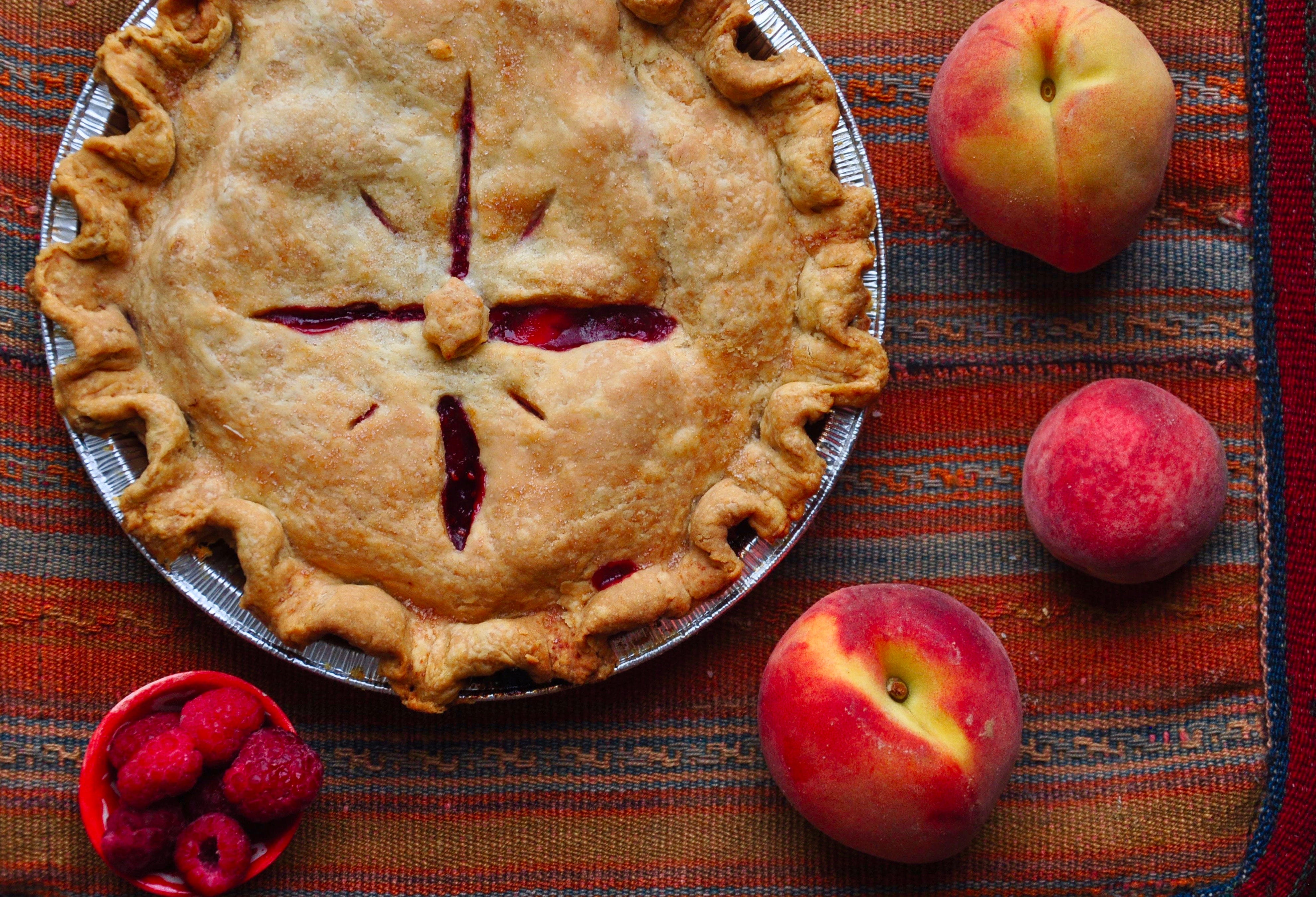 Peach-Raspberry Pie With Pastry Crust | Holiday (2)